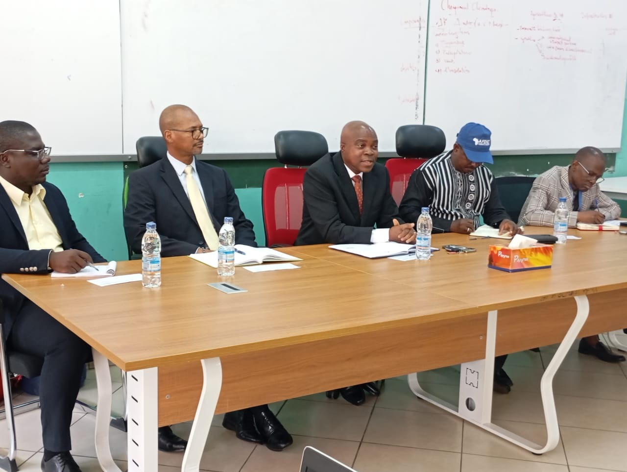 La Côte d'Ivoire renforce ses capacités épidémiologiques avec le lancement d'un programme avancé ...